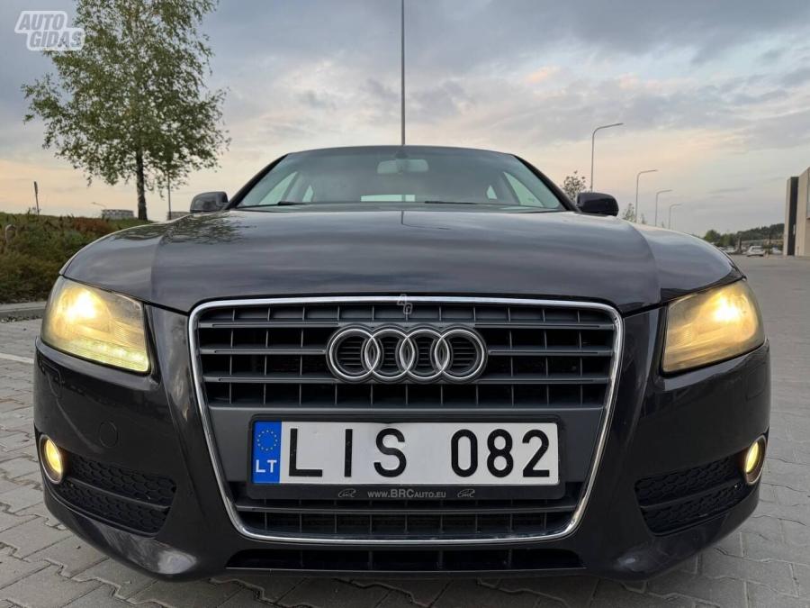 Black Audi A5 Sportback 2010 in Vilnius, with an engine capacity of 2.70 L and mileage of 270 thousand km for 5900 €, photo 5 on AUTOMOTO.COM.LV