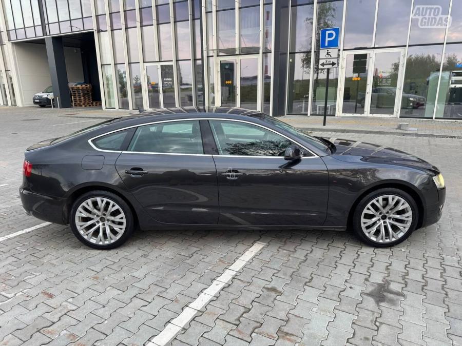 Black Audi A5 Sportback 2010 in Vilnius, with an engine capacity of 2.70 L and mileage of 270 thousand km for 5900 €, photo 6 on AUTOMOTO.COM.LV