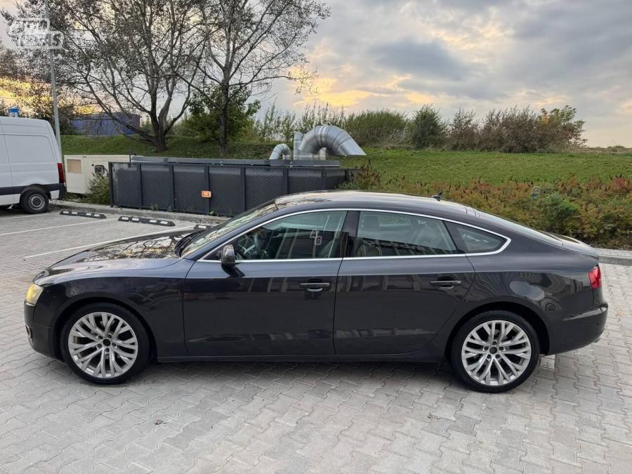 Black Audi A5 Sportback 2010 in Vilnius, with an engine capacity of 2.70 L and mileage of 270 thousand km for 5900 €, photo 7 on AUTOMOTO.COM.LV