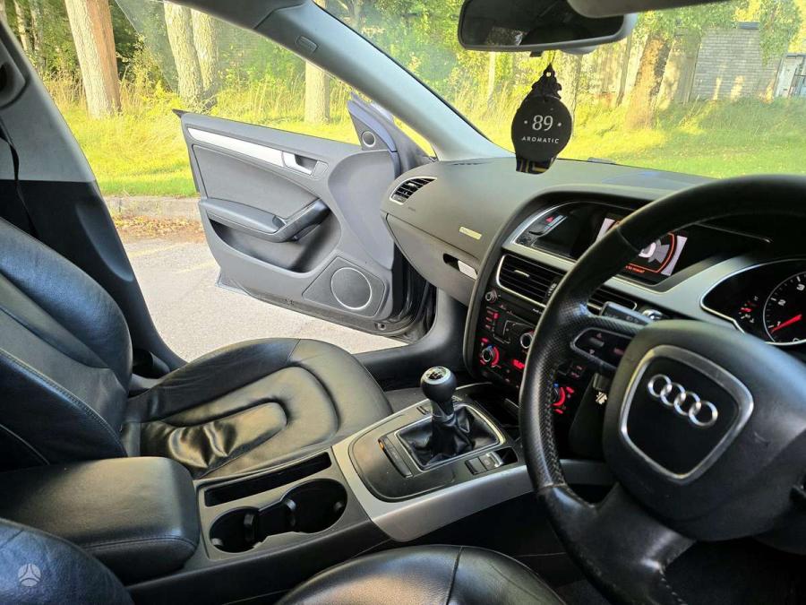 Melns Audi A5 Sportback 2010 Radviliškis, ar dzinēja tilpumu 1.97 L un nobraukumu 271 tūkst. km par 2200 €, foto 8 vietnē AUTOMOTO.COM.LV