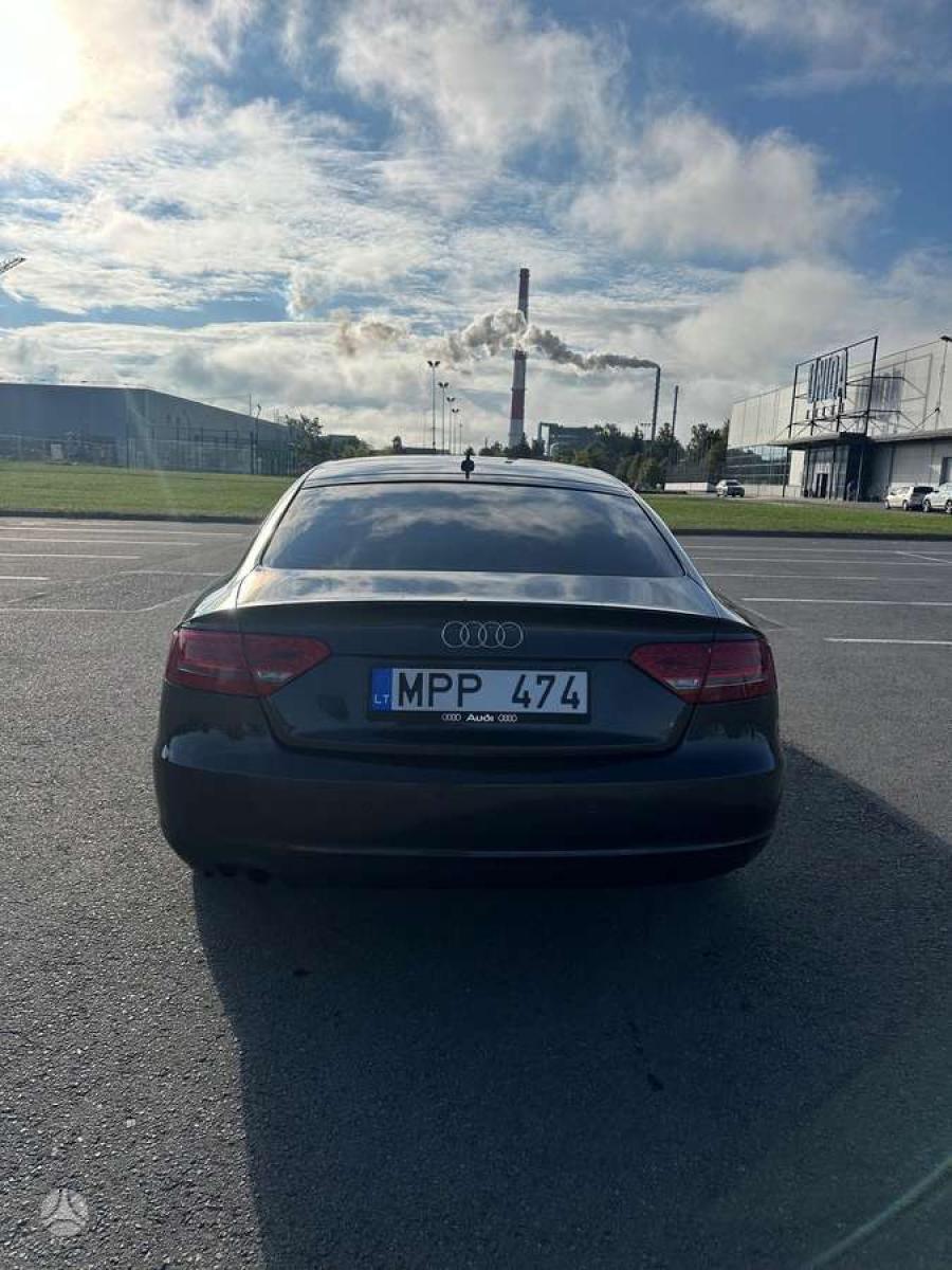 Black Audi A5 Sportback 2011 in Siauliai, with an engine capacity of 1.80 L and mileage of 202 thousand km for 6999 €, photo 4 on AUTOMOTO.COM.LV
