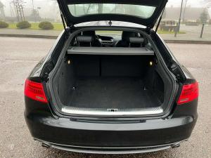 Black Audi A5 Sportback 2012 in Raseiniai, with an engine capacity of 2.97 L and mileage of 269 thousand km for 10950 €, photo 6 on AUTOMOTO.COM.LV