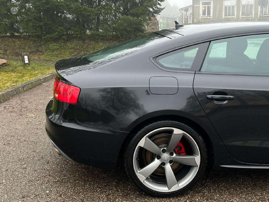 Black Audi A5 Sportback 2012 in Raseiniai, with an engine capacity of 2.97 L and mileage of 269 thousand km for 10950 €, photo 16 on AUTOMOTO.COM.LV