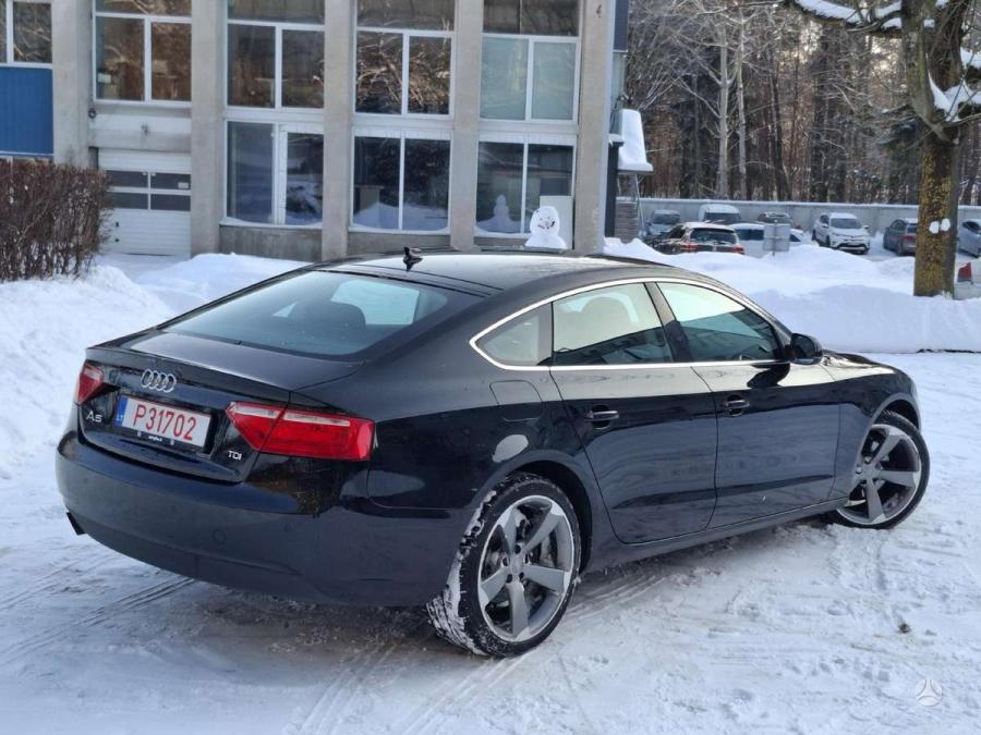 Melns Audi A5 Sportback 2012 Viļņa, ar dzinēja tilpumu 1.97 L un nobraukumu 243 tūkst. km par 8600 €, foto 2 vietnē AUTOMOTO.COM.LV