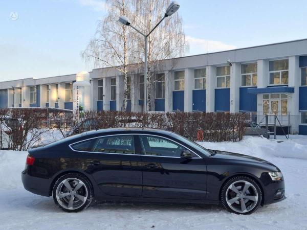 Melns Audi A5 Sportback 2012 Viļņa, ar dzinēja tilpumu 1.97 L un nobraukumu 243 tūkst. km par 8600 €, foto 4 vietnē AUTOMOTO.COM.LV
