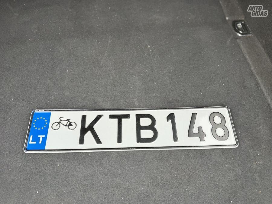Black Audi A5 Sportback 2012 in Panevezys, with an engine capacity of 3.00 L and mileage of 288 thousand km for 7200 €, photo 18 on AUTOMOTO.COM.LV