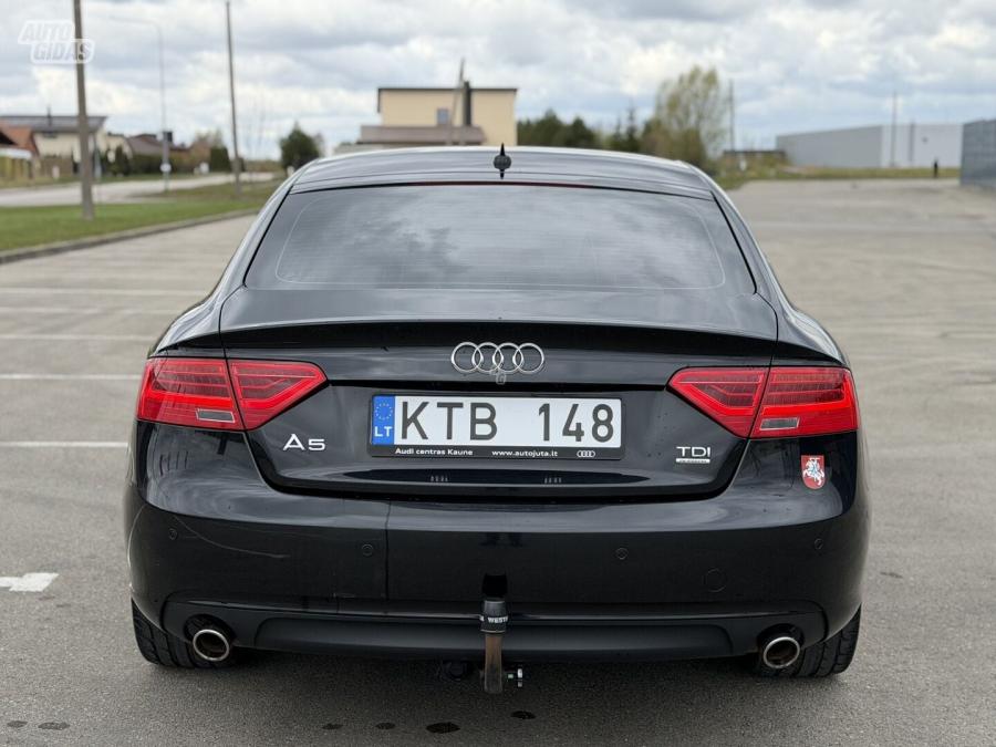 Black Audi A5 Sportback 2012 in Panevezys, with an engine capacity of 3.00 L and mileage of 289 thousand km for 6600 €, photo 8 on AUTOMOTO.COM.LV