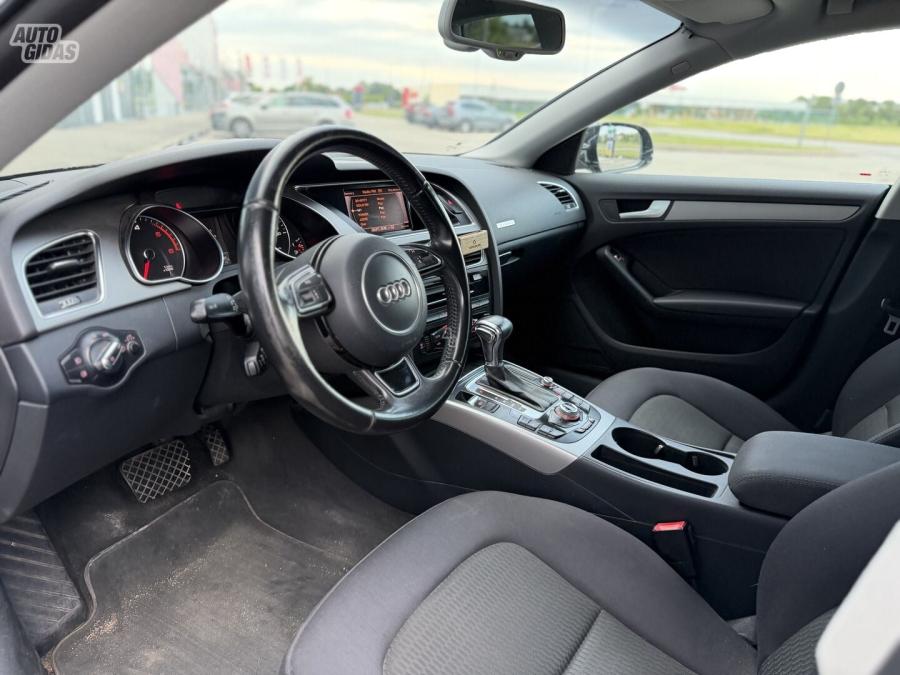 Melns Audi A5 Sportback 2012 Panevēža, ar dzinēja tilpumu 3.00 L un nobraukumu 289 tūkst. km par 6400 €, foto 10 vietnē AUTOMOTO.COM.LV