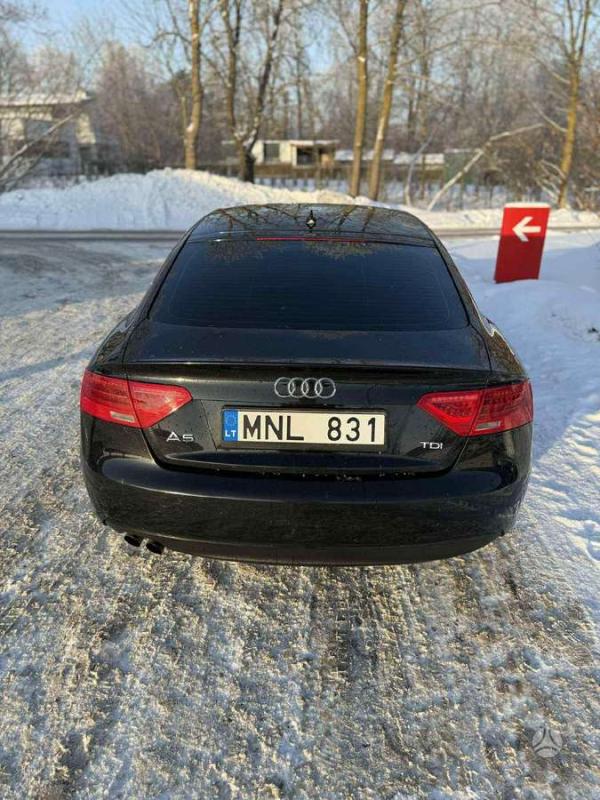 Melns Audi A5 Sportback 2014 Panevēža, ar dzinēja tilpumu 1.97 L un nobraukumu 300 tūkst. km par 9250 €, foto 4 vietnē AUTOMOTO.COM.LV