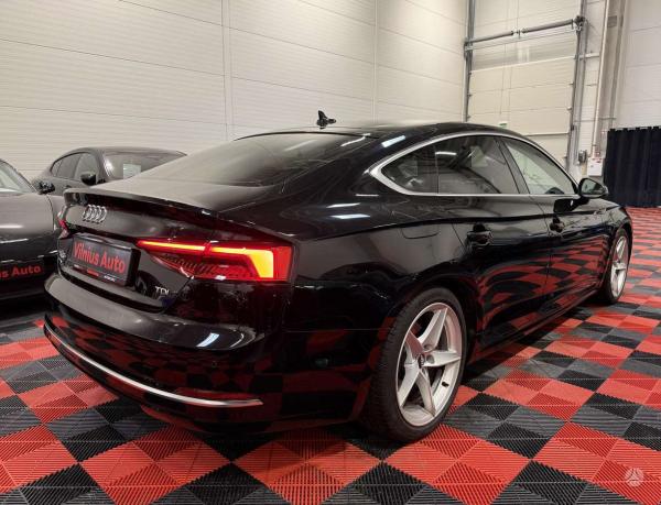 Черный Ауди A5 Sportback 2017 в Вильнюс, объемом двигателя 1.97 л и пробегом 248 тыс. км за 15000 €, фото 4 на AUTOMOTO.COM.LV