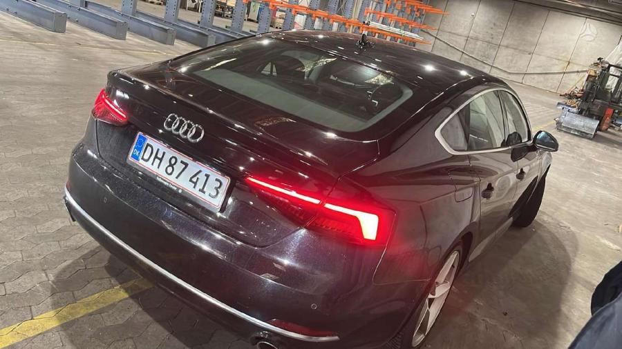 Black Audi A5 Sportback 2019 in Panevezys, with an engine capacity of 1.98 L and mileage of 19 thousand km for 17500 €, photo 9 on AUTOMOTO.COM.LV