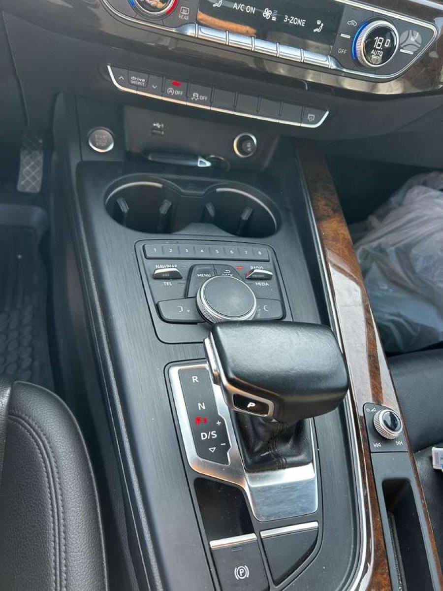 Black Audi A5 Sportback 2019 in Panevezys, with an engine capacity of 1.98 L and mileage of 165 thousand km for 17500 €, photo 10 on AUTOMOTO.COM.LV