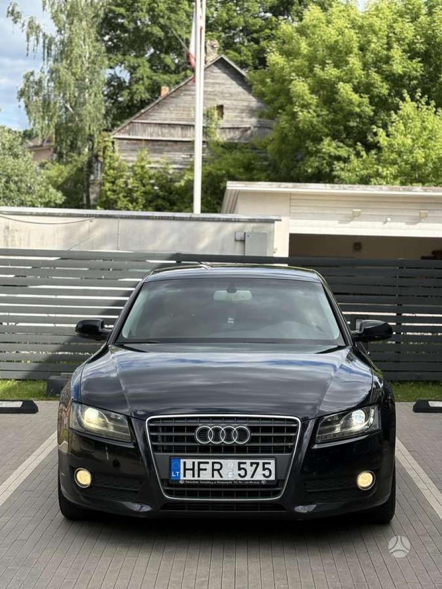 Черный Ауди A5 Sportback 2010 в Вильнюс, объемом двигателя 2.00 л и пробегом 350 тыс. км за 3550 €, фото 1 на AUTOMOTO.COM.LV