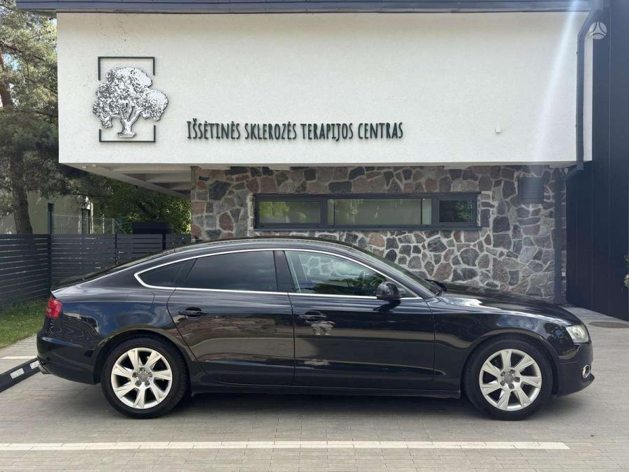 Черный Ауди A5 Sportback 2010 в Вильнюс, объемом двигателя 2.00 л и пробегом 350 тыс. км за 3550 €, фото 5 на AUTOMOTO.COM.LV