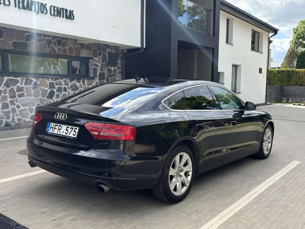 Черный Ауди A5 Sportback 2010 в Вильнюс, объемом двигателя 2.00 л и пробегом 350 тыс. км за 3550 €, фото 5 на AUTOMOTO.COM.LV