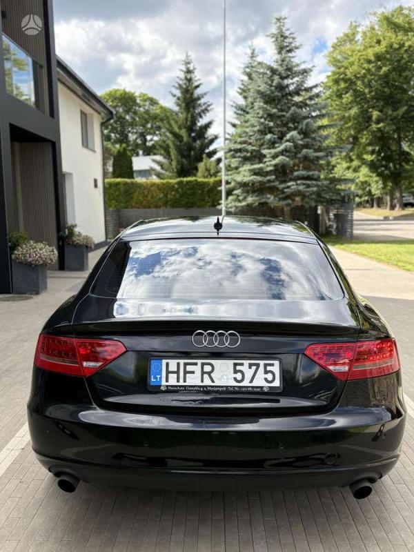 Черный Ауди A5 Sportback 2010 в Вильнюс, объемом двигателя 2.00 л и пробегом 350 тыс. км за 3550 €, фото 7 на AUTOMOTO.COM.LV