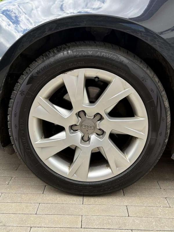 Черный Ауди A5 Sportback 2010 в Вильнюс, объемом двигателя 2.00 л и пробегом 350 тыс. км за 3550 €, фото 9 на AUTOMOTO.COM.LV
