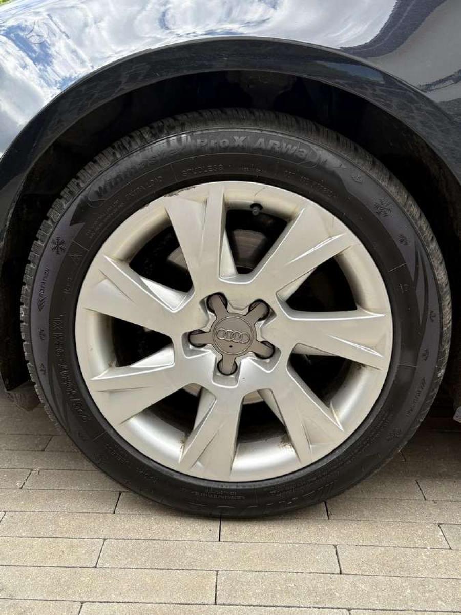 Черный Ауди A5 Sportback 2010 в Вильнюс, объемом двигателя 2.00 л и пробегом 350 тыс. км за 3550 €, фото 10 на AUTOMOTO.COM.LV