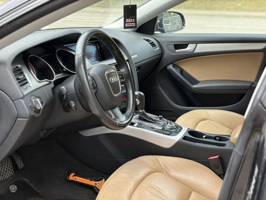 Черный Ауди A5 Sportback 2010 в Вильнюс, объемом двигателя 2.00 л и пробегом 350 тыс. км за 3550 €, фото 17 на AUTOMOTO.COM.LV