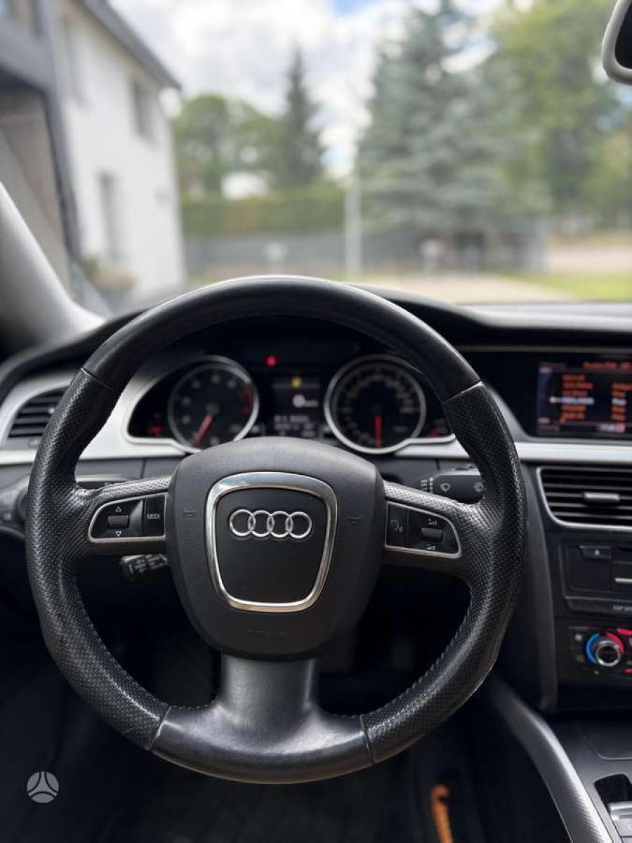 Черный Ауди A5 Sportback 2010 в Вильнюс, объемом двигателя 2.00 л и пробегом 350 тыс. км за 3550 €, фото 19 на AUTOMOTO.COM.LV