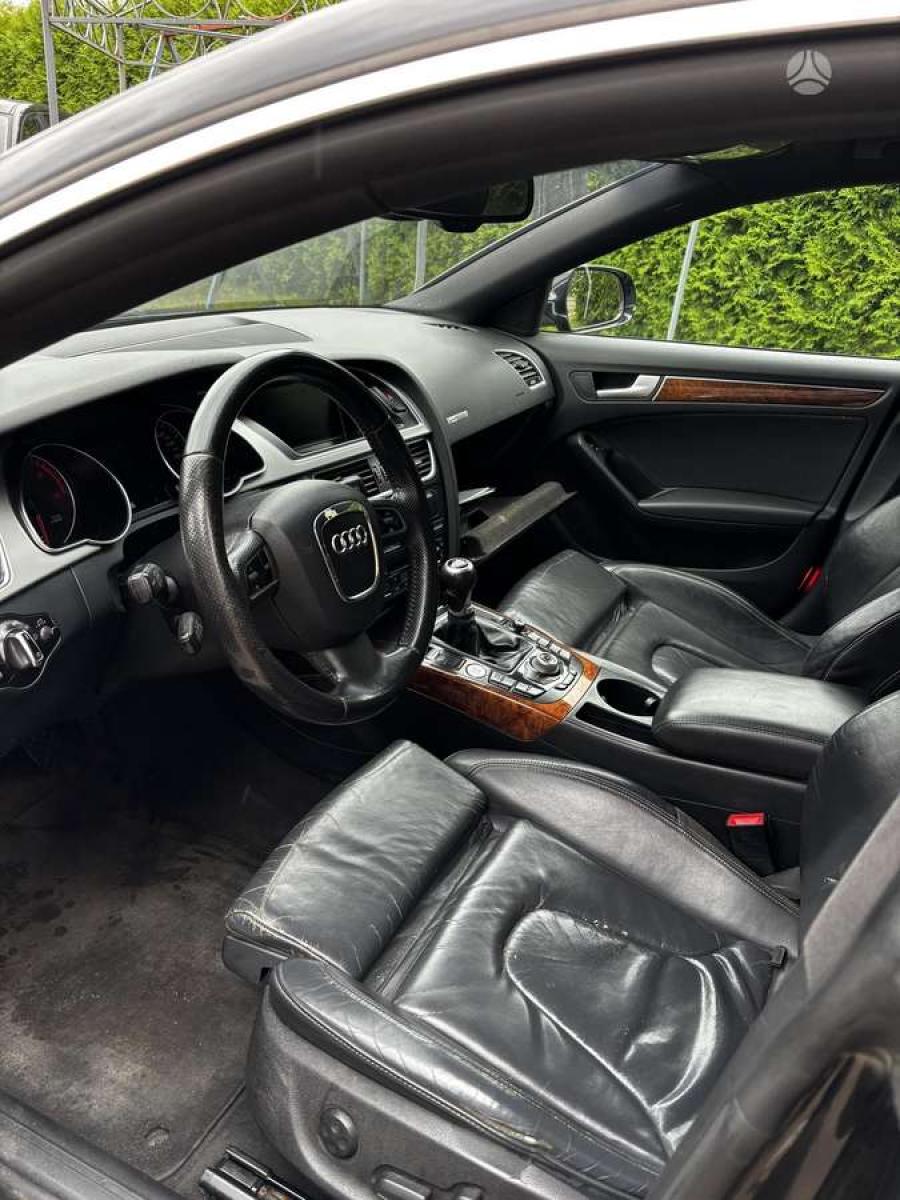 Melns Audi A5 Sportback 2010 Viļņa, ar dzinēja tilpumu 2.00 L un nobraukumu 313 tūkst. km par 5500 €, foto 11 vietnē AUTOMOTO.COM.LV