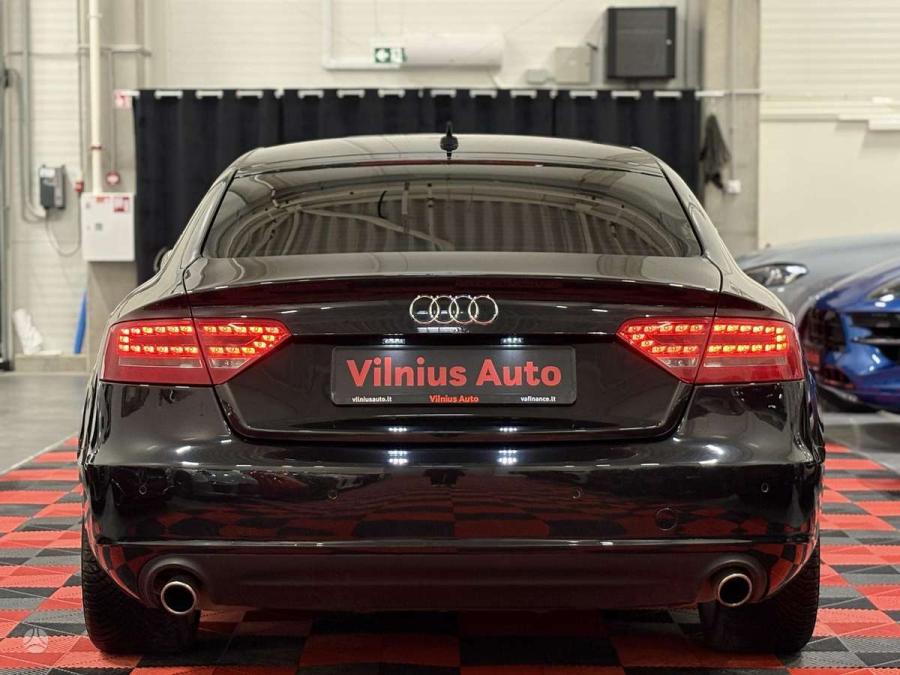 Черный Ауди A5 Sportback 2010 в Вильнюс, объемом двигателя 2.97 л и пробегом 384 тыс. км за 7000 €, фото 6 на AUTOMOTO.COM.LV