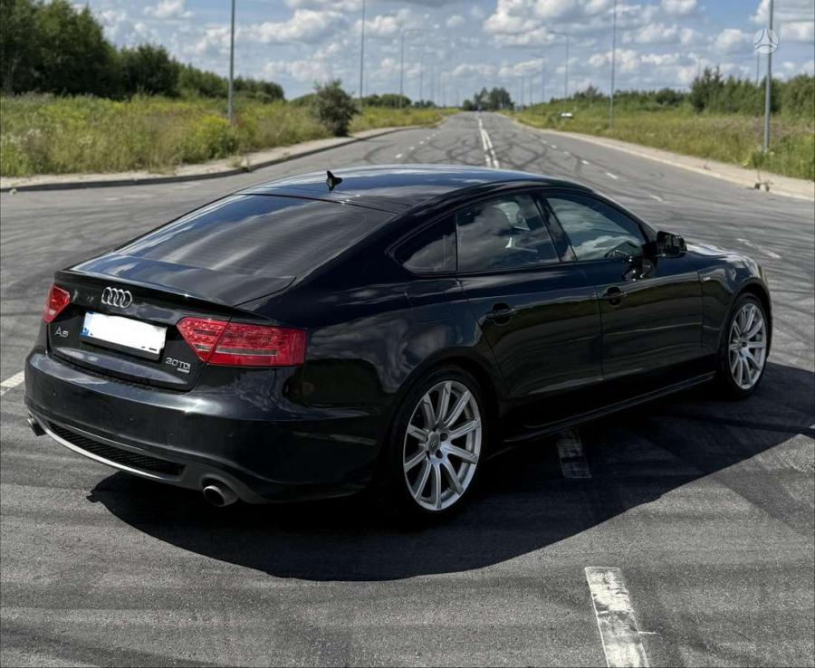 Черный Ауди A5 Sportback 2010 в Вильнюс, объемом двигателя 3.00 л и пробегом 380 тыс. км за 6450 €, фото 4 на AUTOMOTO.COM.LV