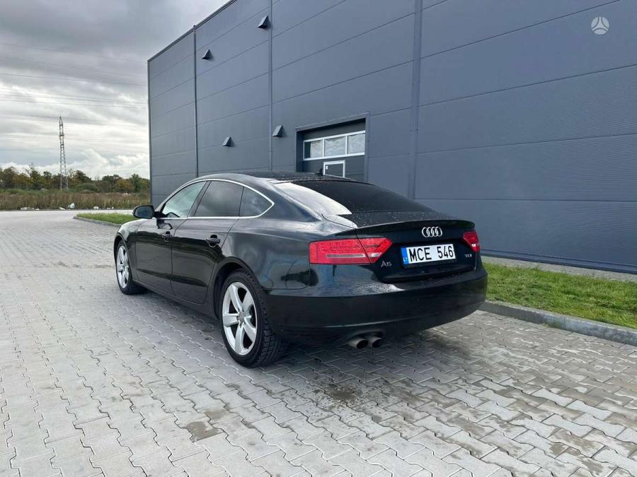 Melns Audi A5 Sportback 2010 Klaipėda, ar dzinēja tilpumu 2.00 L un nobraukumu 329 tūkst. km par 6000 €, foto 6 vietnē AUTOMOTO.COM.LV