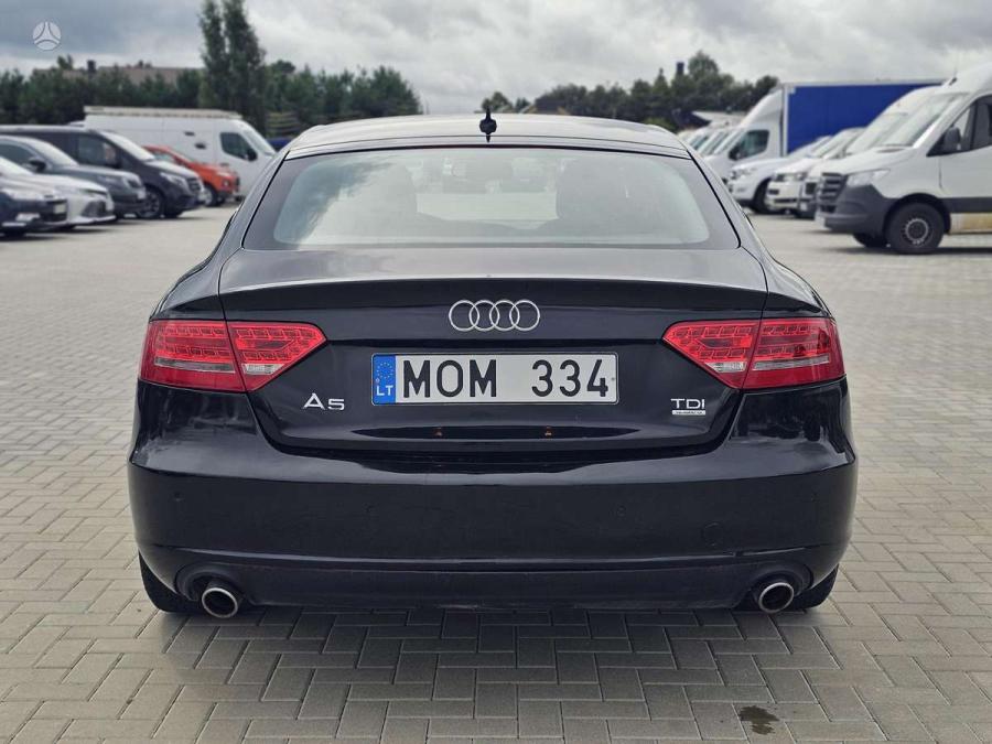 Black Audi A5 Sportback 2011 in Taurage, with an engine capacity of 3.00 L and mileage of 325 thousand km for 6200 €, photo 6 on AUTOMOTO.COM.LV