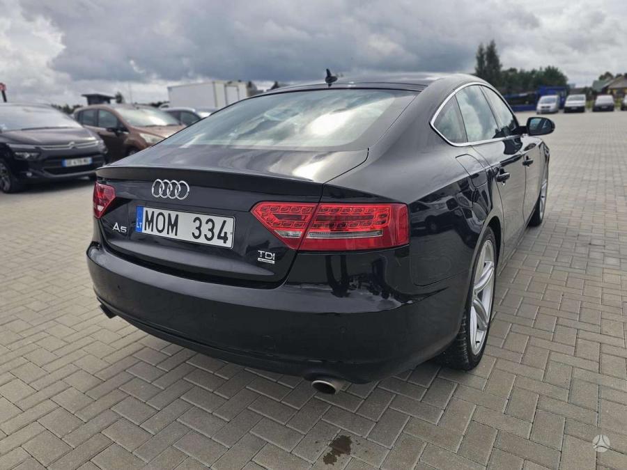 Black Audi A5 Sportback 2011 in Taurage, with an engine capacity of 3.00 L and mileage of 325 thousand km for 6200 €, photo 7 on AUTOMOTO.COM.LV