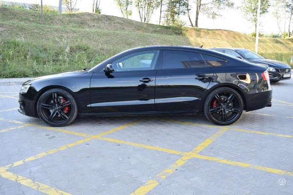 Черный Ауди A5 Sportback 2013 в Вильнюс, объемом двигателя 3.00 л и пробегом 261 тыс. км за 11500 €, фото 4 на AUTOMOTO.COM.LV