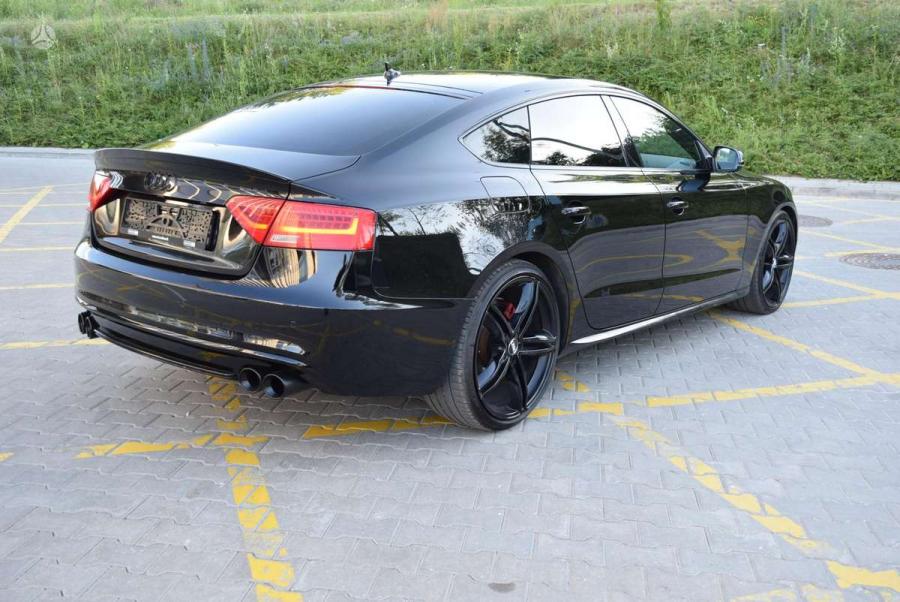 Black Audi A5 Sportback 2013 in Vilnius, with an engine capacity of 3.00 L and mileage of 261 thousand km for 11500 €, photo 8 on AUTOMOTO.COM.LV
