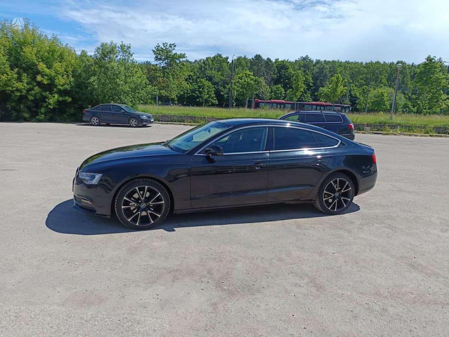 Черный Ауди A5 Sportback 2014 в Вильнюс, объемом двигателя 2.00 л и пробегом 257 тыс. км за 9800 €, фото 1 на AUTOMOTO.COM.LV