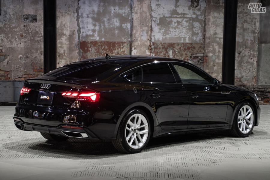 Black Audi A5 Sportback 2023 in Kaunas, with an engine capacity of 2.00 L and mileage of 10 thousand km for 25800 €, photo 3 on AUTOMOTO.COM.LV