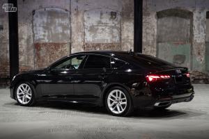 Black Audi A5 Sportback 2023 in Kaunas, with an engine capacity of 2.00 L and mileage of 10 thousand km for 25800 €, photo 4 on AUTOMOTO.COM.LV