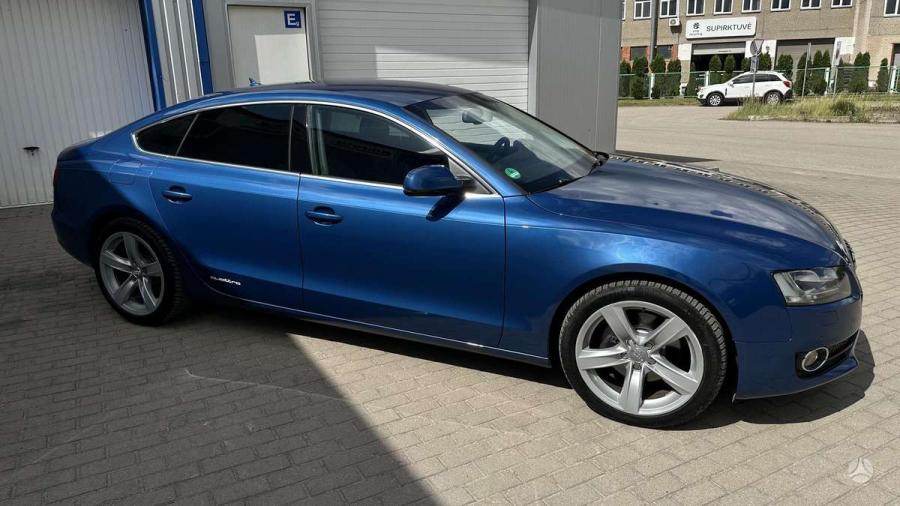 Blue Audi A5 Sportback 2011 in Marijampole, with an engine capacity of 2.97 L and mileage of 291 thousand km for 8700 €, photo 6 on AUTOMOTO.COM.LV
