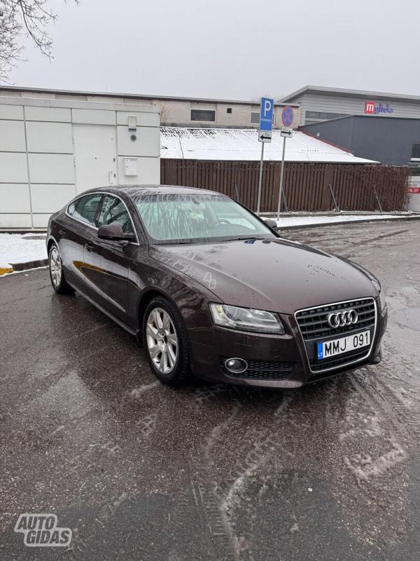 Brūns Audi A5 Sportback 2011 Viļņa, ar dzinēja tilpumu 2.00 L un nobraukumu 270 tūkst. km par 7800 €, foto 2 vietnē AUTOMOTO.COM.LV