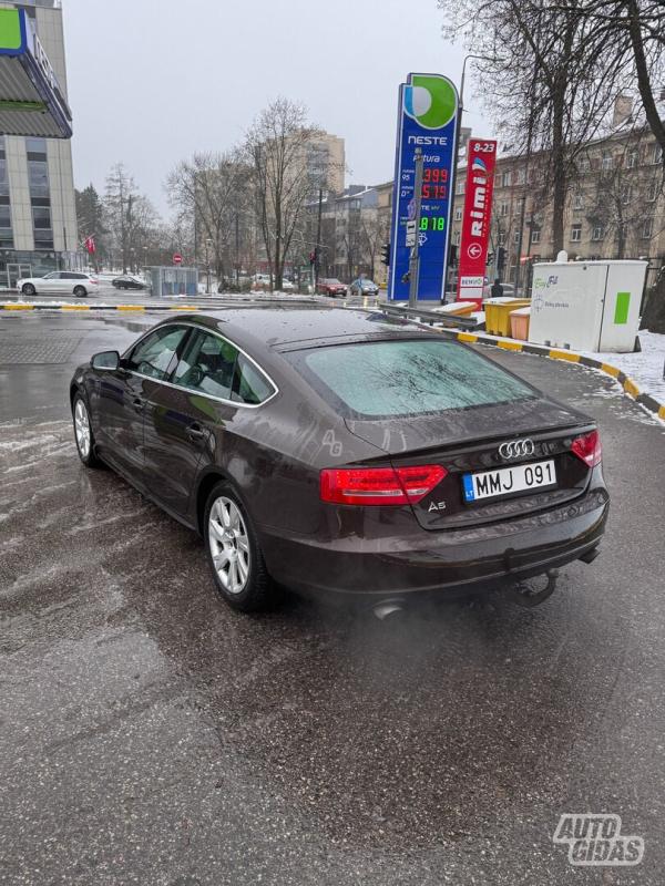 Brūns Audi A5 Sportback 2011 Viļņa, ar dzinēja tilpumu 2.00 L un nobraukumu 270 tūkst. km par 7800 €, foto 3 vietnē AUTOMOTO.COM.LV
