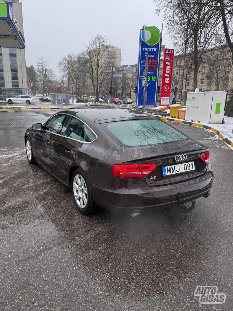 Brown Audi A5 Sportback 2011 in Vilnius, with an engine capacity of 2.00 L and mileage of 270 thousand km for 7800 €, photo 3 on AUTOMOTO.COM.LV