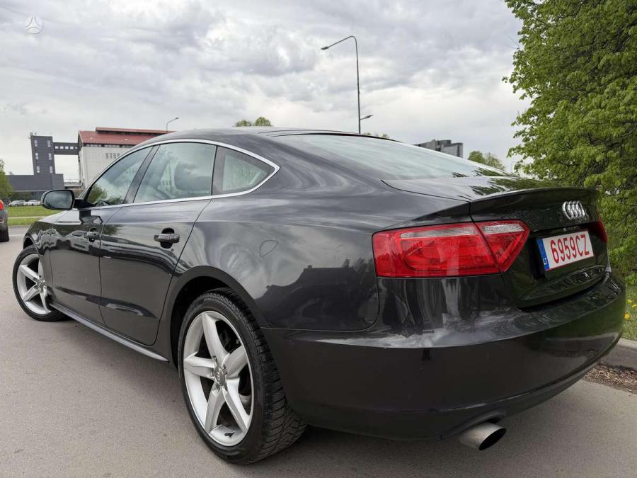 Pelēks Audi A5 Sportback 2010 Kauņa, ar dzinēja tilpumu 2.00 L un nobraukumu 243 tūkst. km par 5750 €, foto 4 vietnē AUTOMOTO.COM.LV