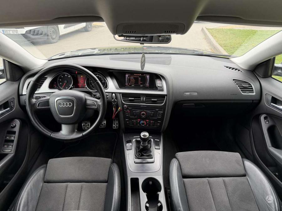 Pelēks Audi A5 Sportback 2010 Kauņa, ar dzinēja tilpumu 2.00 L un nobraukumu 243 tūkst. km par 5750 €, foto 6 vietnē AUTOMOTO.COM.LV