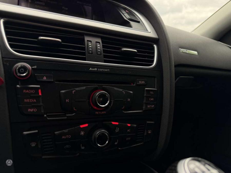 Pelēks Audi A5 Sportback 2010 Kauņa, ar dzinēja tilpumu 2.00 L un nobraukumu 243 tūkst. km par 5750 €, foto 7 vietnē AUTOMOTO.COM.LV