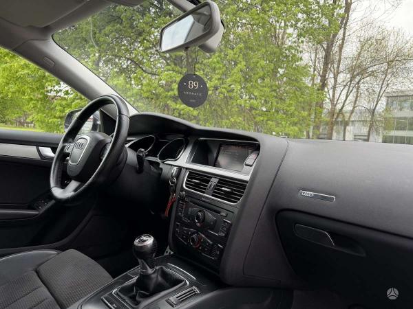 Серый Ауди A5 Sportback 2010 в Каунас, объемом двигателя 2.00 л и пробегом 243 тыс. км за 5750 €, фото 8 на AUTOMOTO.COM.LV