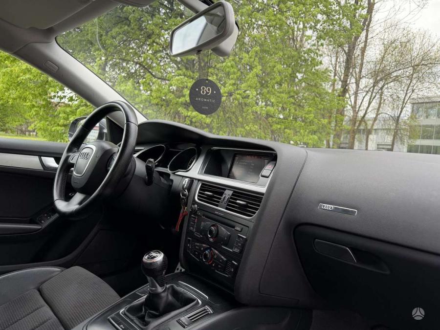 Pelēks Audi A5 Sportback 2010 Kauņa, ar dzinēja tilpumu 2.00 L un nobraukumu 243 tūkst. km par 5750 €, foto 9 vietnē AUTOMOTO.COM.LV
