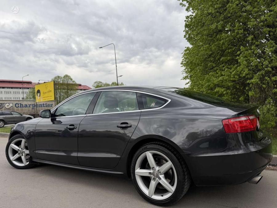 Pelēks Audi A5 Sportback 2010 Kauņa, ar dzinēja tilpumu 2.00 L un nobraukumu 243 tūkst. km par 5750 €, foto 19 vietnē AUTOMOTO.COM.LV