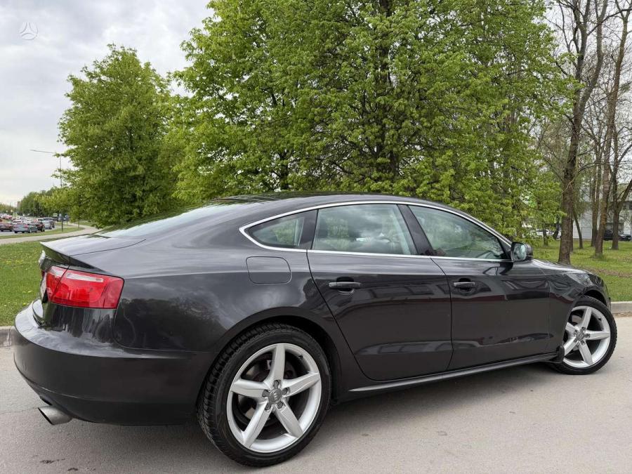 Pelēks Audi A5 Sportback 2010 Kauņa, ar dzinēja tilpumu 2.00 L un nobraukumu 243 tūkst. km par 5750 €, foto 20 vietnē AUTOMOTO.COM.LV