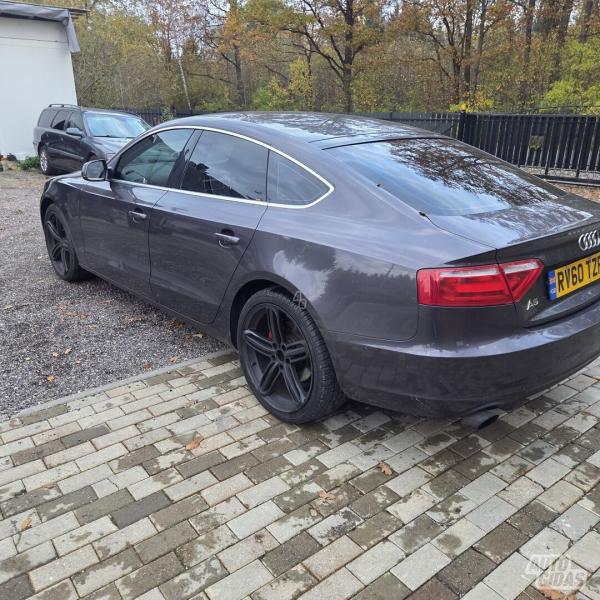Ауди A5 Sportback 2010 в Паневежис на AUTOMOTO.COM.LV Серый Ауди A5 Sportback 2010 в Паневежис, объемом двигателя 2.00 л и пробегом 300 тыс. км за 2500 €, фото 4 на AUTOMOTO.COM.LV