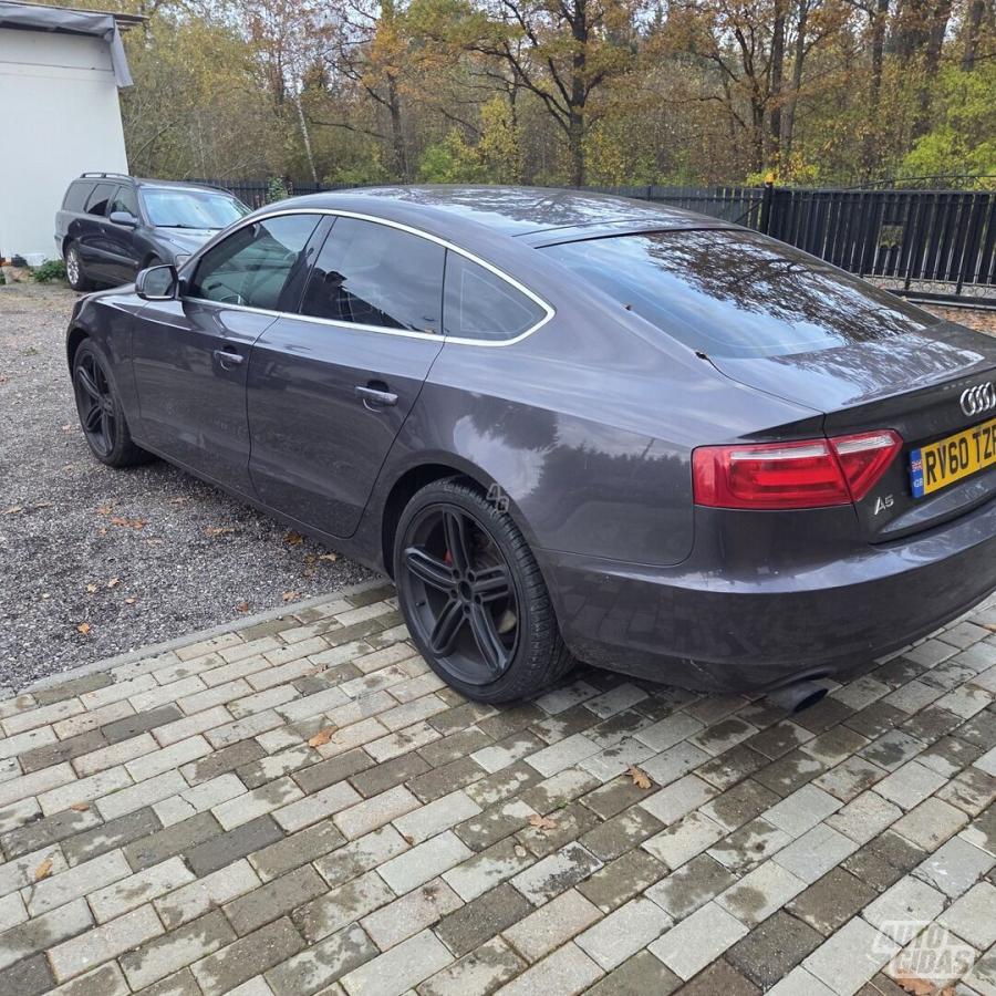 Pelēks Audi A5 Sportback 2010 Panevēža, ar dzinēja tilpumu 2.00 L un nobraukumu 300 tūkst. km par 2500 €, foto 4 vietnē AUTOMOTO.COM.LV