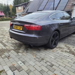 Pelēks Audi A5 Sportback 2010 Panevēža, ar dzinēja tilpumu 2.00 L un nobraukumu 300 tūkst. km par 2500 €, foto 5 vietnē AUTOMOTO.COM.LV
