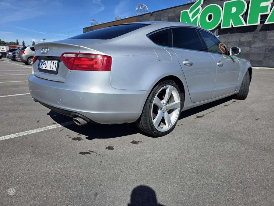 Grey Audi A5 Sportback 2009 in Kretinga, with an engine capacity of 2.70 L and mileage of 276 thousand km for 7600 €, photo 8 on AUTOMOTO.COM.LV